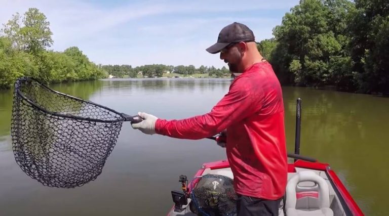 10 Best Kayak Fishing Nets 2022 | Top Fish Landing Nets Reviewed